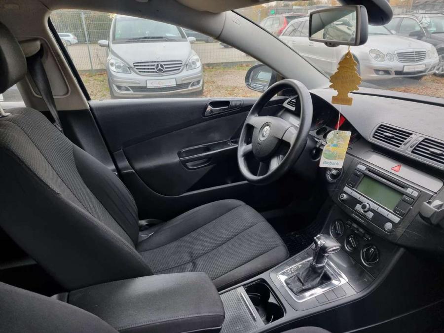 Melns Volkswagen Passat 2007 Kauņa, ar dzinēja tilpumu 2.00 L un nobraukumu 277 tūkst. km par 2400 €, foto 5 vietnē AUTOMOTO.COM.LV