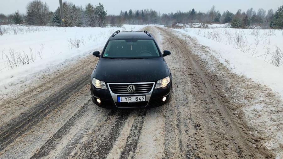 Black Volkswagen Passat 2007 in Vilnius, with an engine capacity of 1.97 L and mileage of 374 thousand km for 650 €, photo 1 on AUTOMOTO.COM.LV