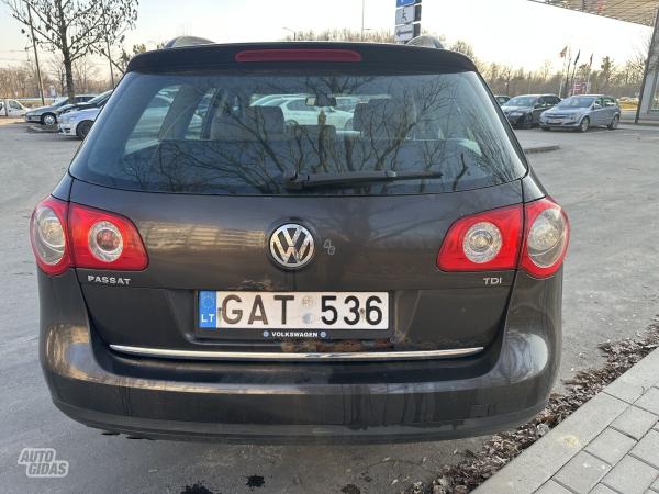 Black Volkswagen Passat 2007 in Kaisiadorys, with an engine capacity of 1.90 L and mileage of 322 thousand km for 999 €, photo 6 on AUTOMOTO.COM.LV