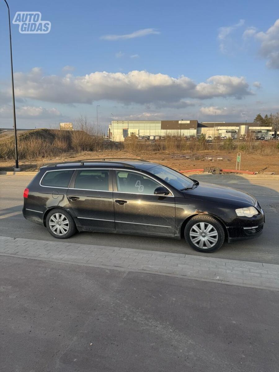Black Volkswagen Passat 2007 in Vilnius, with an engine capacity of 2.00 L and mileage of 337 thousand km for 900 €, photo 7 on AUTOMOTO.COM.LV