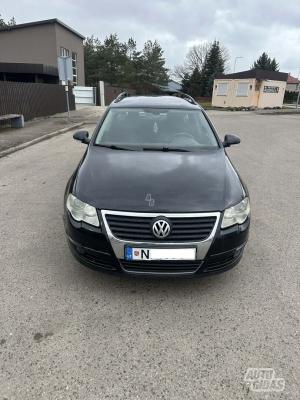 Black Volkswagen Passat 2007 in Marijampole, with an engine capacity of 2.00 L and mileage of 400 thousand km for 1700 €, photo 3 on AUTOMOTO.COM.LV