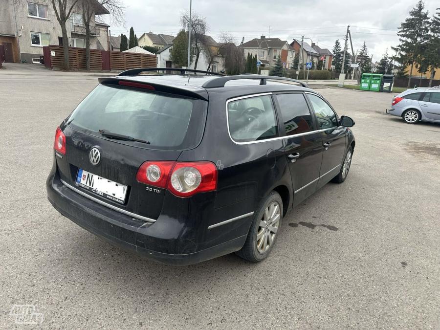 Black Volkswagen Passat 2007 in Marijampole, with an engine capacity of 2.00 L and mileage of 400 thousand km for 1700 €, photo 5 on AUTOMOTO.COM.LV