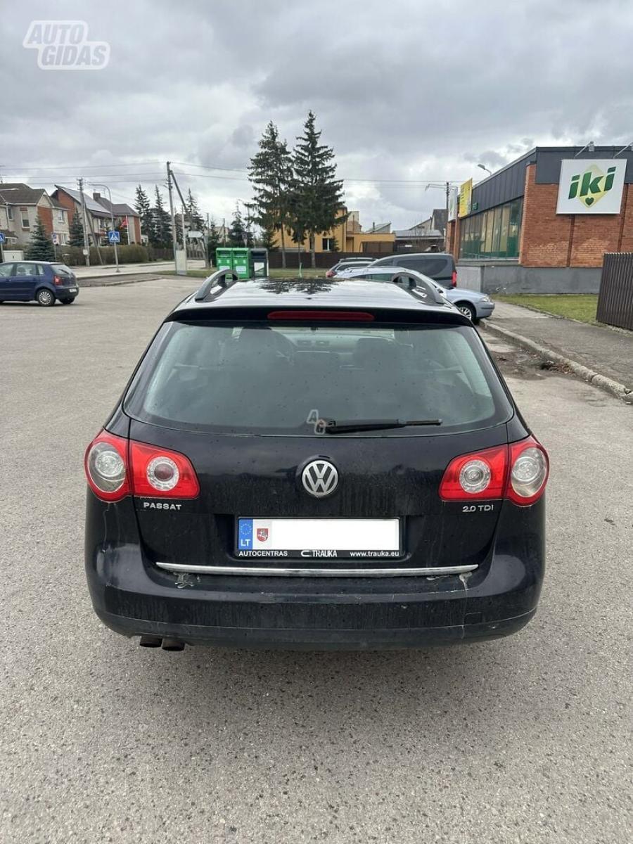Black Volkswagen Passat 2007 in Marijampole, with an engine capacity of 2.00 L and mileage of 400 thousand km for 1700 €, photo 6 on AUTOMOTO.COM.LV