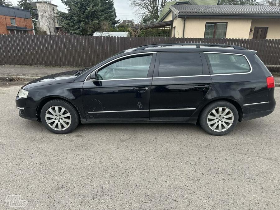 Black Volkswagen Passat 2007 in Marijampole, with an engine capacity of 2.00 L and mileage of 400 thousand km for 1700 €, photo 8 on AUTOMOTO.COM.LV