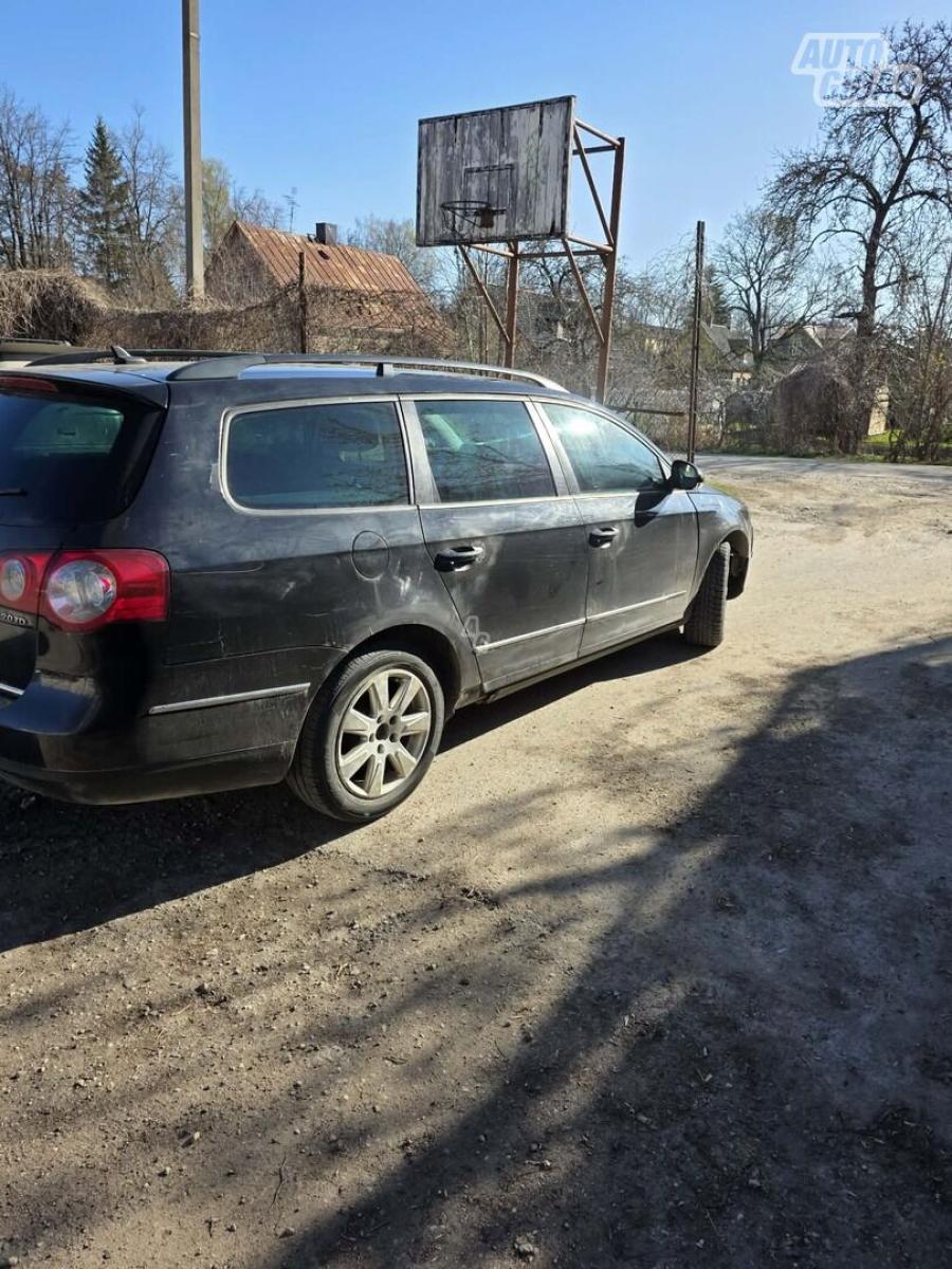 Black Volkswagen Passat 2007 in Vilnius, with an engine capacity of 2.00 L and mileage of 3 thousand km for 700 €, photo 4 on AUTOMOTO.COM.LV