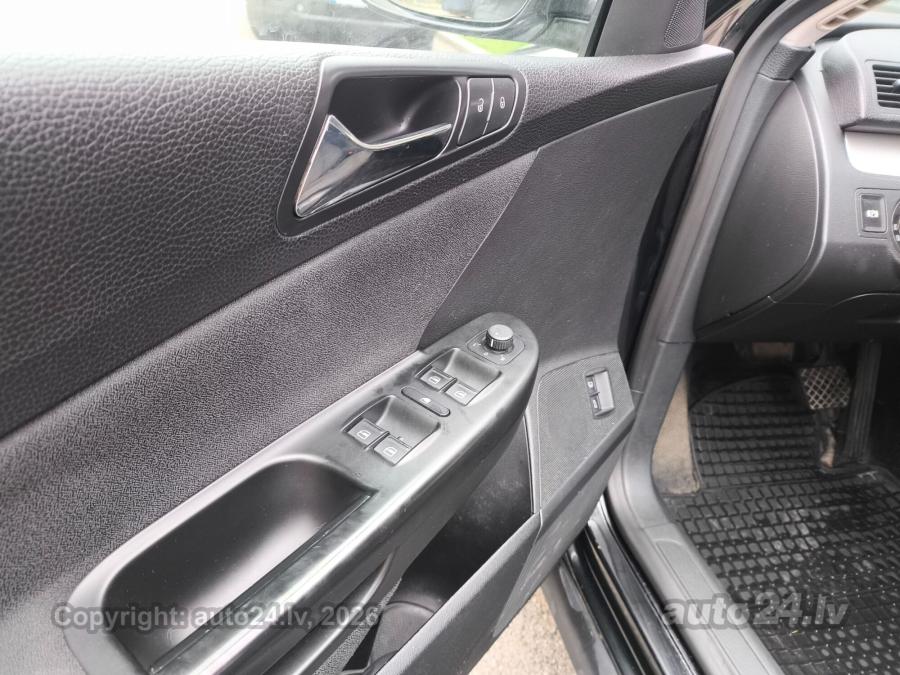 Melns Volkswagen Passat 2007 Tallina, ar dzinēja tilpumu 2.00 L un nobraukumu 0 tūkst. km par 1998 €, foto 17 vietnē AUTOMOTO.COM.LV