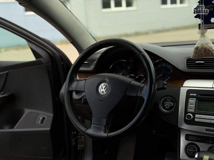 Black Volkswagen Passat 2007 in Siauliai, with an engine capacity of 2.00 L and mileage of 430 thousand km for 1499 €, photo 16 on AUTOMOTO.COM.LV