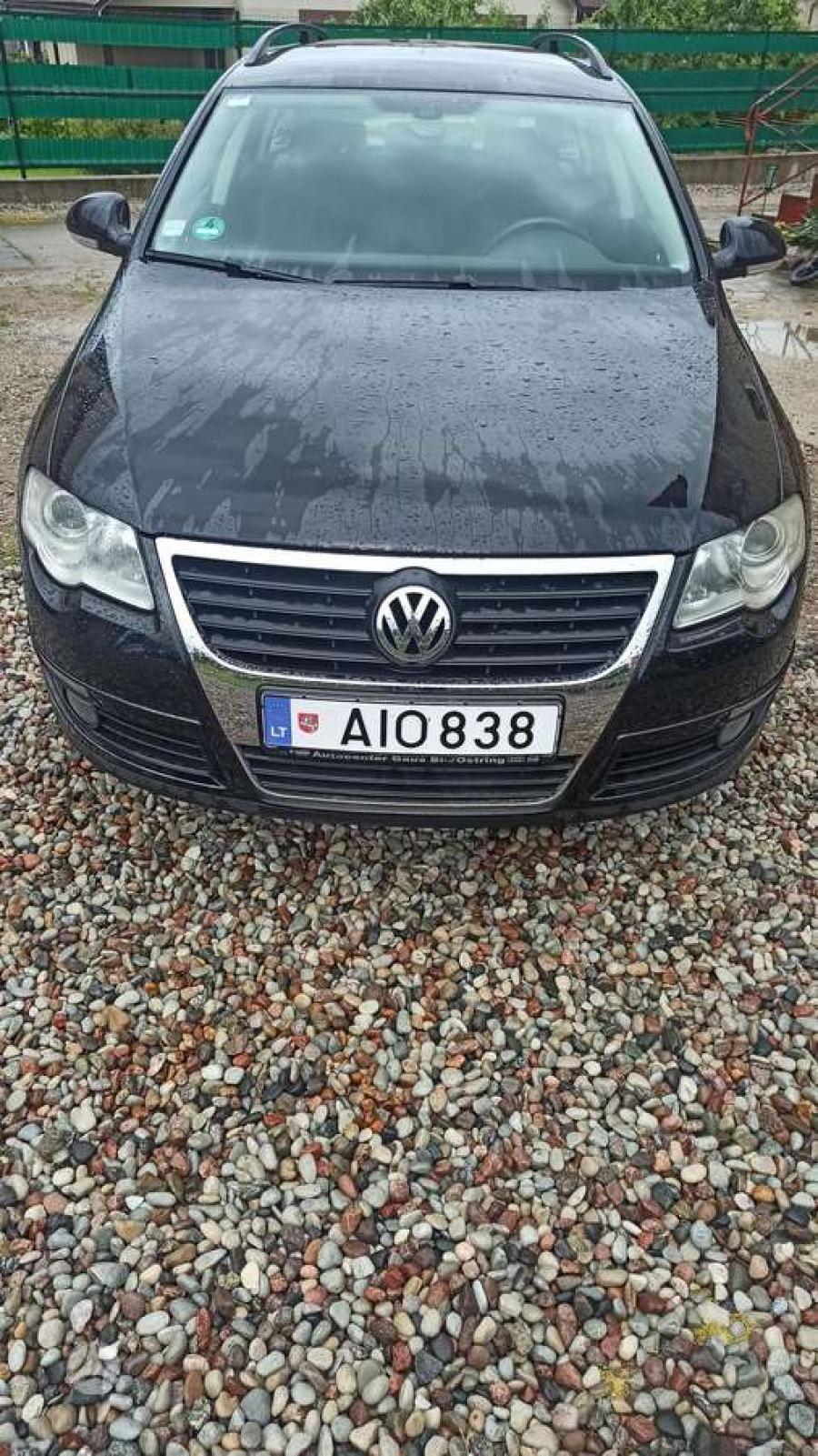 Black Volkswagen Passat 2007 in Kaunas, with an engine capacity of 1.60 L and mileage of 188 thousand km for 2999 €, photo 3 on AUTOMOTO.COM.LV