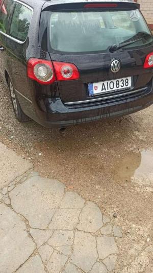 Black Volkswagen Passat 2007 in Kaunas, with an engine capacity of 1.60 L and mileage of 188 thousand km for 2999 €, photo 4 on AUTOMOTO.COM.LV