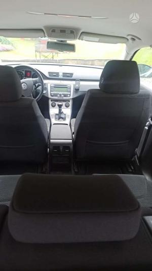 Black Volkswagen Passat 2007 in Kaunas, with an engine capacity of 1.60 L and mileage of 188 thousand km for 2999 €, photo 6 on AUTOMOTO.COM.LV