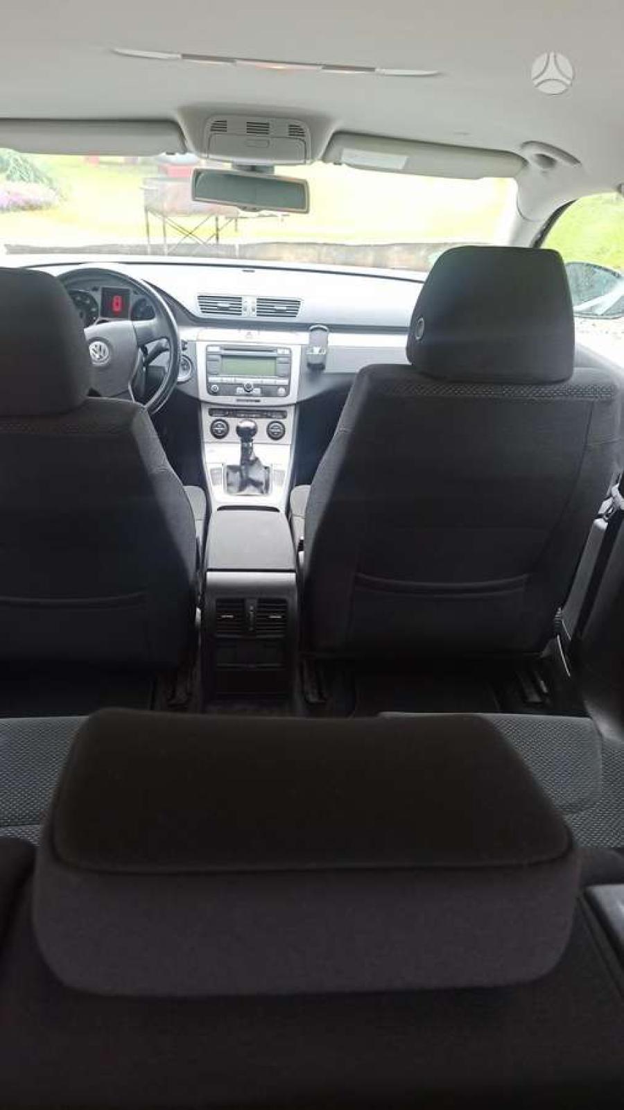 Black Volkswagen Passat 2007 in Kaunas, with an engine capacity of 1.60 L and mileage of 188 thousand km for 2999 €, photo 6 on AUTOMOTO.COM.LV