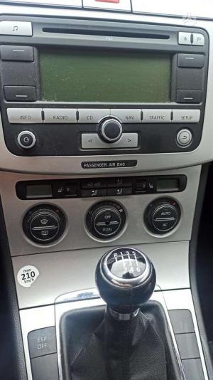 Black Volkswagen Passat 2007 in Kaunas, with an engine capacity of 1.60 L and mileage of 188 thousand km for 2999 €, photo 8 on AUTOMOTO.COM.LV