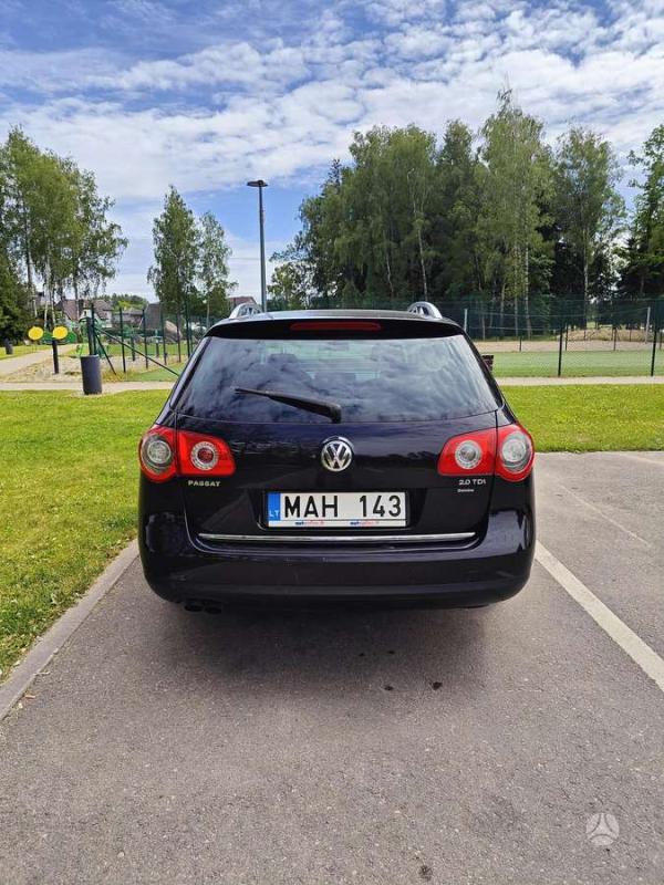 Black Volkswagen Passat 2007 in Plunge, with an engine capacity of 2.00 L and mileage of 282 thousand km for 2000 €, photo 4 on AUTOMOTO.COM.LV