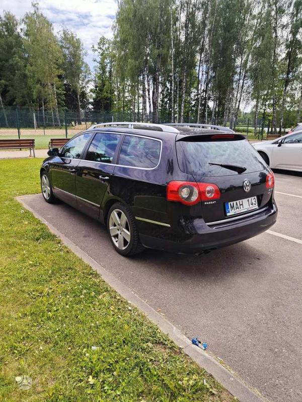Black Volkswagen Passat 2007 in Plunge, with an engine capacity of 2.00 L and mileage of 282 thousand km for 2000 €, photo 5 on AUTOMOTO.COM.LV