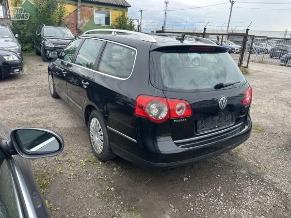 Black Volkswagen Passat 2007 in Kaunas, with an engine capacity of 2.00 L and mileage of 271 thousand km for 2390 €, photo 4 on AUTOMOTO.COM.LV