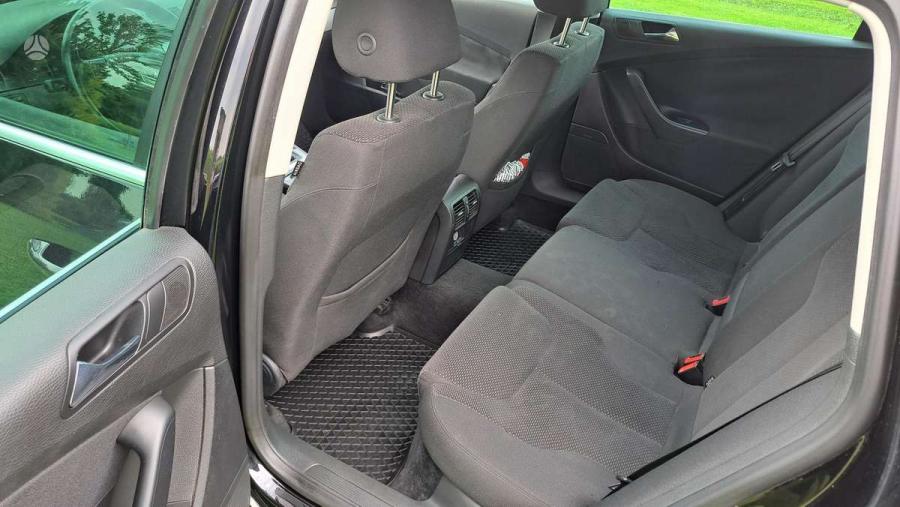 Melns Volkswagen Passat 2007 Panevēža, ar dzinēja tilpumu 0.00 L un nobraukumu 323 tūkst. km par 2000 €, foto 7 vietnē AUTOMOTO.COM.LV