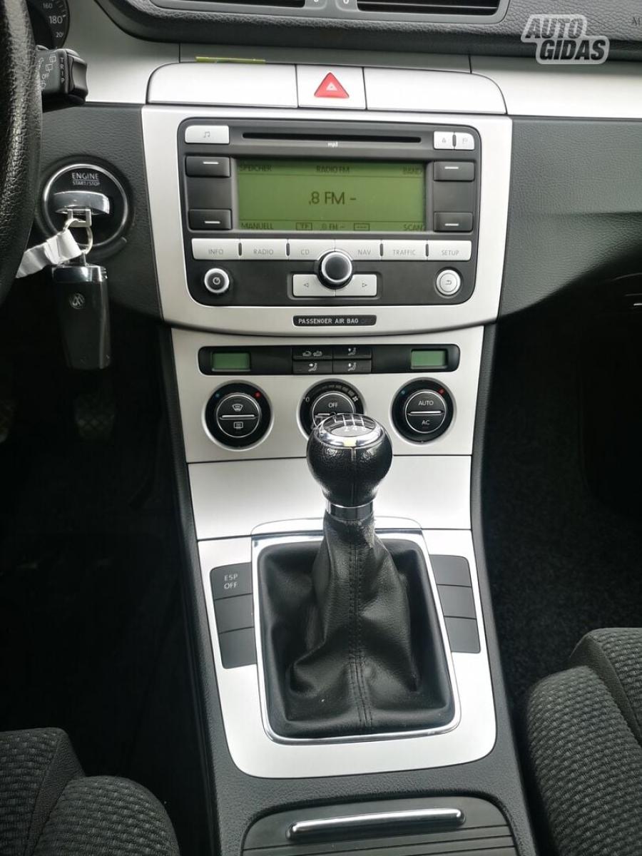 Black Volkswagen Passat 2007 in Radviliskis, with an engine capacity of 2.00 L and mileage of 170 thousand km for 3450 €, photo 8 on AUTOMOTO.COM.LV