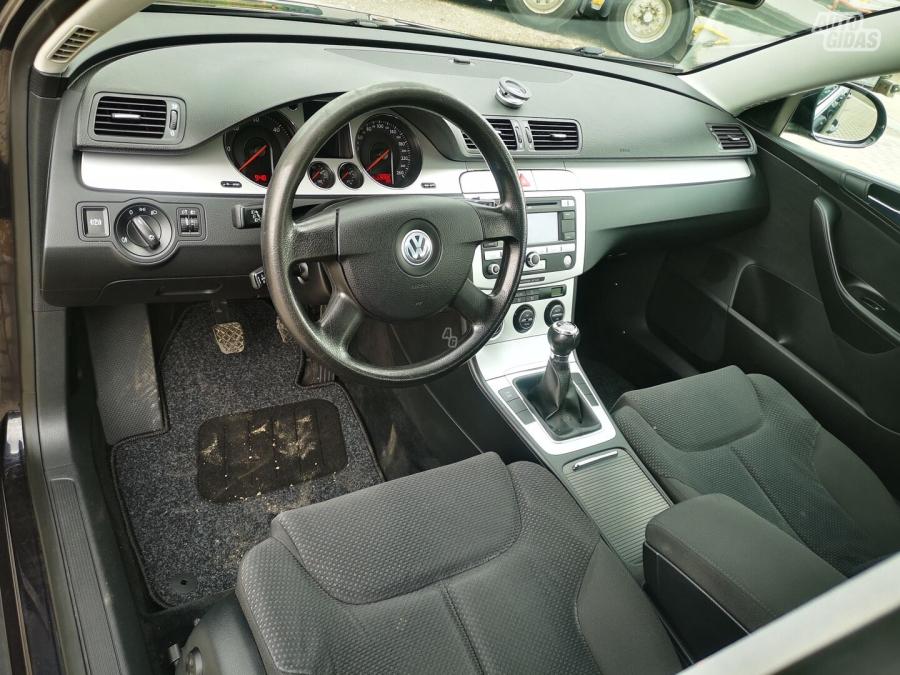 Black Volkswagen Passat 2007 in Radviliskis, with an engine capacity of 2.00 L and mileage of 170 thousand km for 3450 €, photo 10 on AUTOMOTO.COM.LV