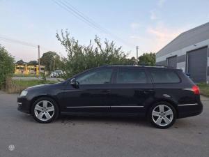 Black Volkswagen Passat 2007 in Kaunas, with an engine capacity of 1.97 L and mileage of 338 thousand km for 2900 €, photo 3 on AUTOMOTO.COM.LV