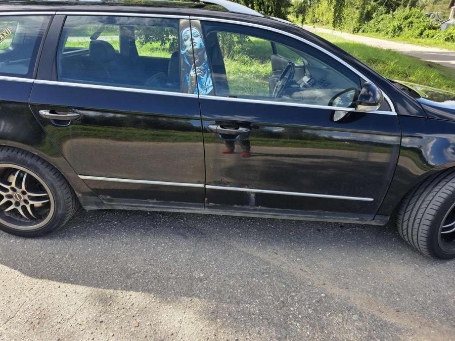 Black Volkswagen Passat 2007 in Kaunas, with an engine capacity of 1.97 L and mileage of 371 thousand km for 1150 €, photo 7 on AUTOMOTO.COM.LV