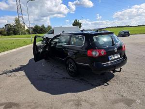 Black Volkswagen Passat 2007 in Kaunas, with an engine capacity of 1.97 L and mileage of 371 thousand km for 1150 €, photo 8 on AUTOMOTO.COM.LV