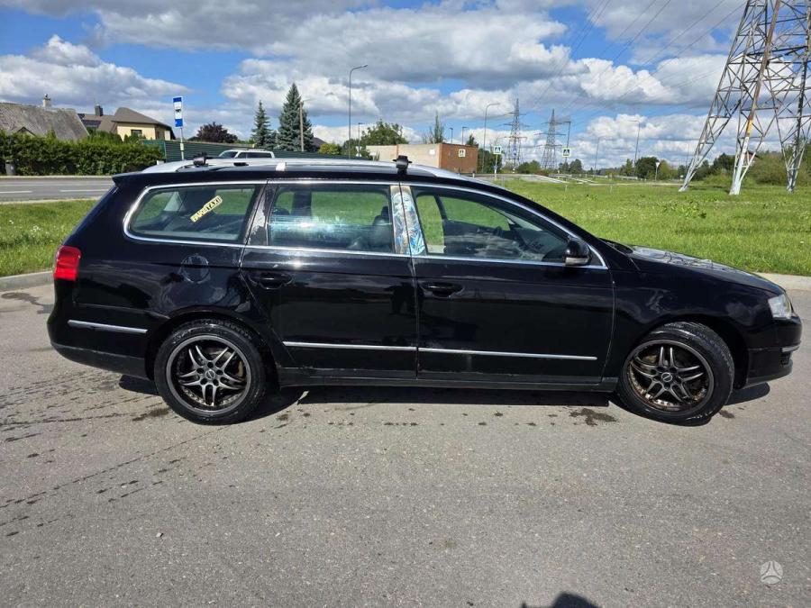 Black Volkswagen Passat 2007 in Kaunas, with an engine capacity of 1.97 L and mileage of 371 thousand km for 1150 €, photo 11 on AUTOMOTO.COM.LV