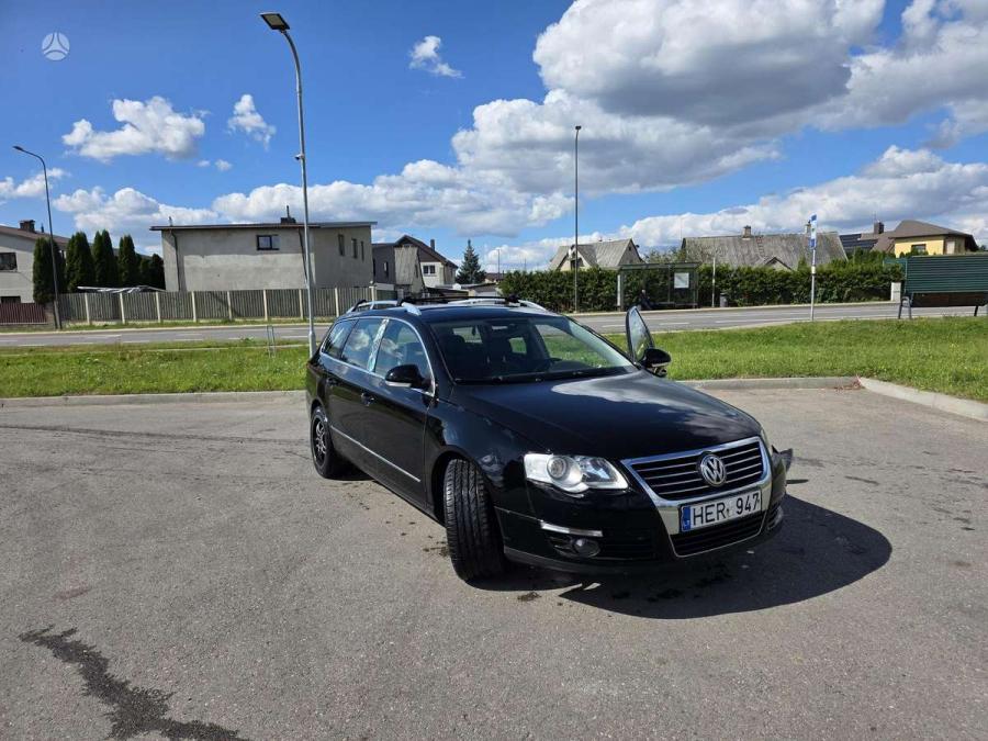 Black Volkswagen Passat 2007 in Kaunas, with an engine capacity of 1.97 L and mileage of 371 thousand km for 1150 €, photo 12 on AUTOMOTO.COM.LV