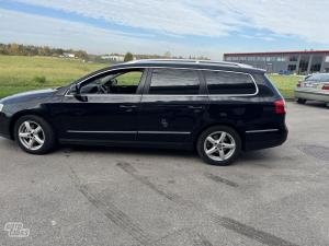 Melns Volkswagen Passat 2007 Šauļi, ar dzinēja tilpumu 2.00 L un nobraukumu 377 tūkst. km par 1499 €, foto 4 vietnē AUTOMOTO.COM.LV