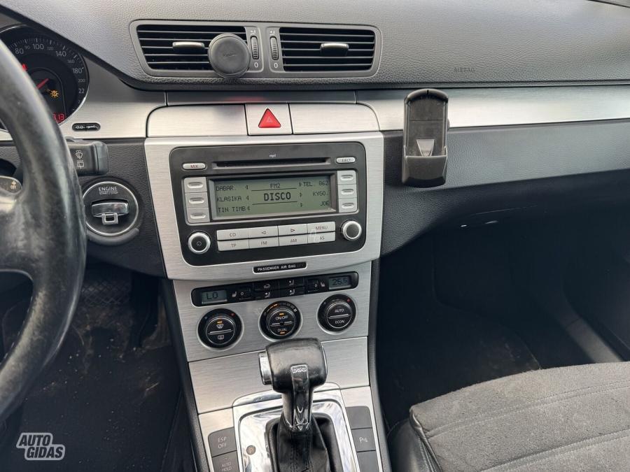 Melns Volkswagen Passat 2007 Šauļi, ar dzinēja tilpumu 2.00 L un nobraukumu 377 tūkst. km par 1499 €, foto 13 vietnē AUTOMOTO.COM.LV