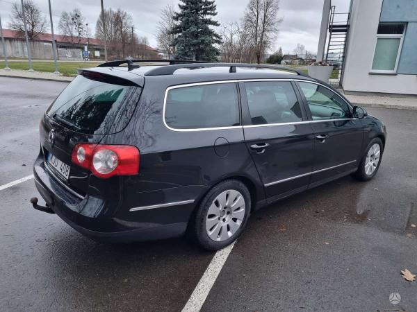 Black Volkswagen Passat 2008 in Jonava, with an engine capacity of 1.80 L and mileage of 261 thousand km for 1350 €, photo 6 on AUTOMOTO.COM.LV