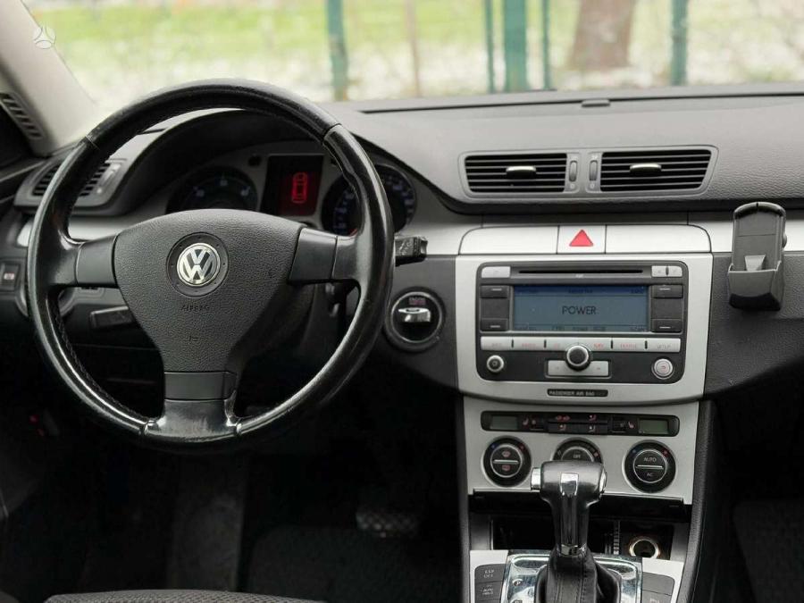 Black Volkswagen Passat 2008 in Kaunas, with an engine capacity of 1.97 L and mileage of 325 thousand km for 2500 €, photo 7 on AUTOMOTO.COM.LV