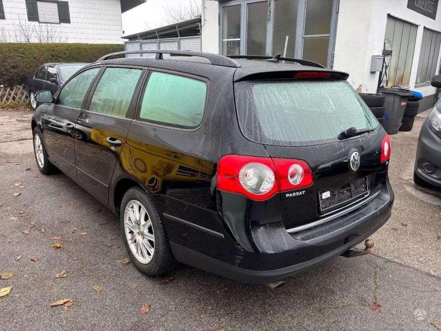 Black Volkswagen Passat 2008 in Marijampole, with an engine capacity of 1.39 L and mileage of 221 thousand km for 1900 €, photo 1 on AUTOMOTO.COM.LV