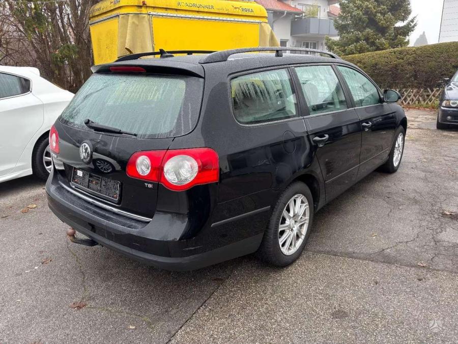 Black Volkswagen Passat 2008 in Marijampole, with an engine capacity of 1.39 L and mileage of 221 thousand km for 1900 €, photo 2 on AUTOMOTO.COM.LV