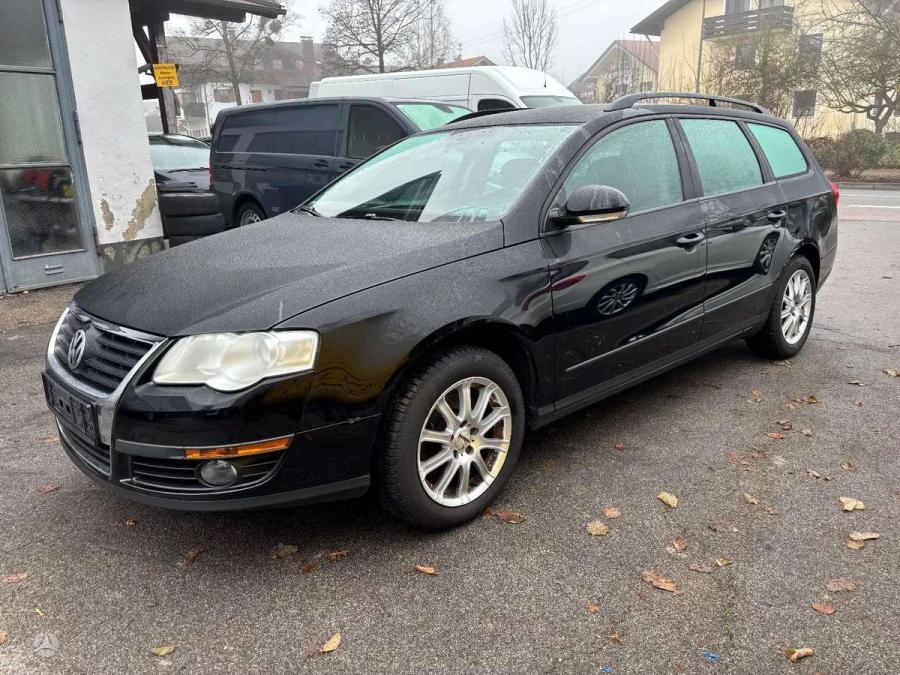 Black Volkswagen Passat 2008 in Marijampole, with an engine capacity of 1.39 L and mileage of 221 thousand km for 1900 €, photo 4 on AUTOMOTO.COM.LV