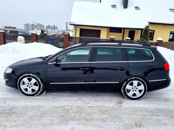 Black Volkswagen Passat 2008 in Jonava, with an engine capacity of 1.80 L and mileage of 261 thousand km for 2499 €, photo 2 on AUTOMOTO.COM.LV