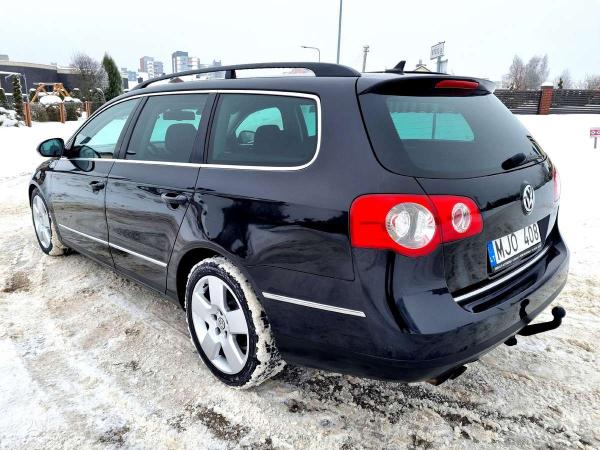 Black Volkswagen Passat 2008 in Jonava, with an engine capacity of 1.80 L and mileage of 261 thousand km for 2499 €, photo 11 on AUTOMOTO.COM.LV