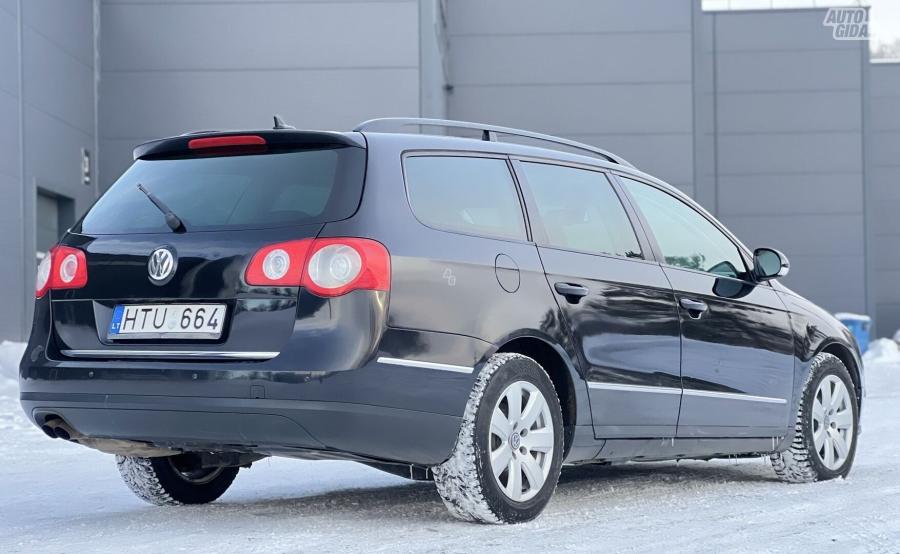 Black Volkswagen Passat 2008 in Kaunas, with an engine capacity of 2.00 L and mileage of 420 thousand km for 2000 €, photo 4 on AUTOMOTO.COM.LV