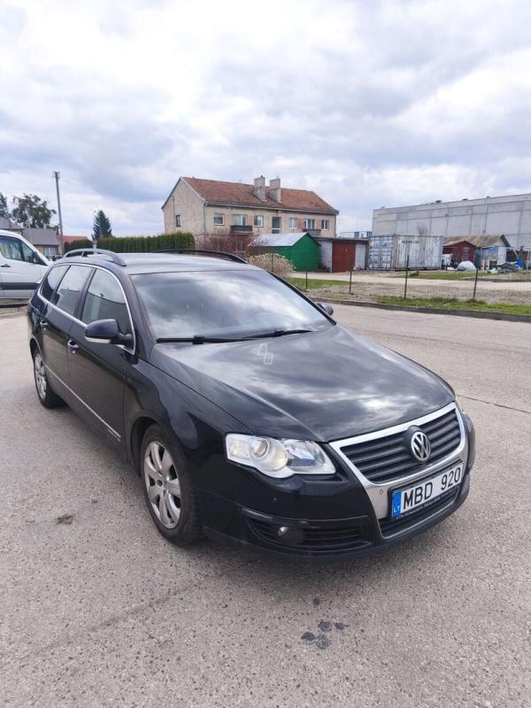 Black Volkswagen Passat 2008 in Kaunas, with an engine capacity of 2.00 L and mileage of 235 thousand km for 800 €, photo 3 on AUTOMOTO.COM.LV