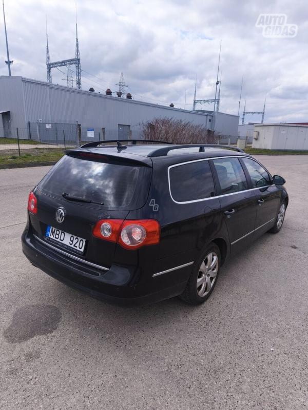 Black Volkswagen Passat 2008 in Kaunas, with an engine capacity of 2.00 L and mileage of 235 thousand km for 800 €, photo 4 on AUTOMOTO.COM.LV