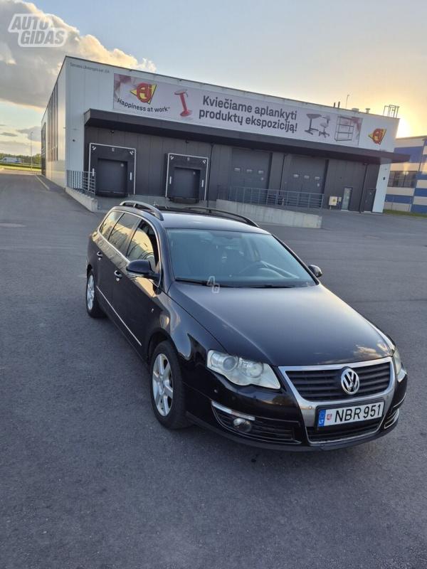 Black Volkswagen Passat 2008 in Vilnius, with an engine capacity of 2.00 L and mileage of 262 thousand km for 3250 €, photo 2 on AUTOMOTO.COM.LV