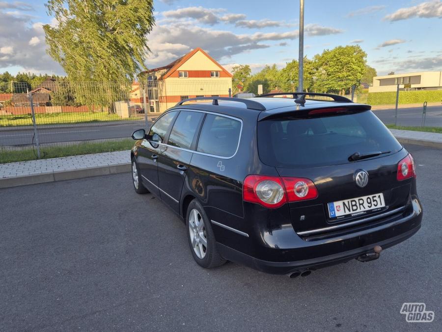 Black Volkswagen Passat 2008 in Vilnius, with an engine capacity of 2.00 L and mileage of 262 thousand km for 3250 €, photo 4 on AUTOMOTO.COM.LV