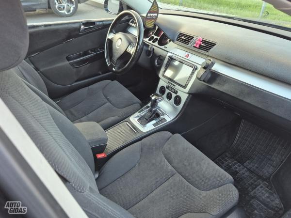 Black Volkswagen Passat 2008 in Vilnius, with an engine capacity of 2.00 L and mileage of 262 thousand km for 3250 €, photo 8 on AUTOMOTO.COM.LV