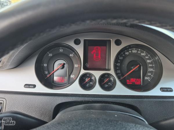 Black Volkswagen Passat 2008 in Vilnius, with an engine capacity of 2.00 L and mileage of 262 thousand km for 3250 €, photo 9 on AUTOMOTO.COM.LV