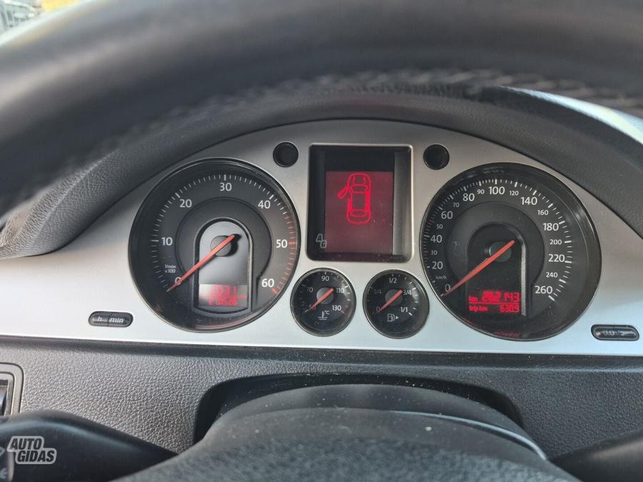 Black Volkswagen Passat 2008 in Vilnius, with an engine capacity of 2.00 L and mileage of 262 thousand km for 3250 €, photo 10 on AUTOMOTO.COM.LV
