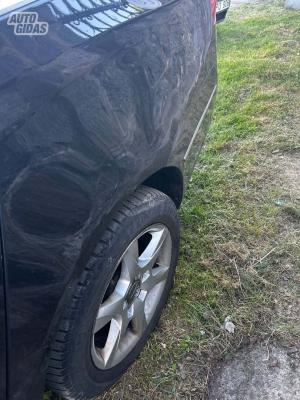 Melns Volkswagen Passat 2008 Viļņa, ar dzinēja tilpumu 2.00 L un nobraukumu 402 tūkst. km par 1300 €, foto 7 vietnē AUTOMOTO.COM.LV