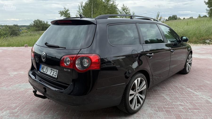 Black Volkswagen Passat 2008 in Vilnius, with an engine capacity of 2.00 L and mileage of 352 thousand km for 3220 €, photo 4 on AUTOMOTO.COM.LV