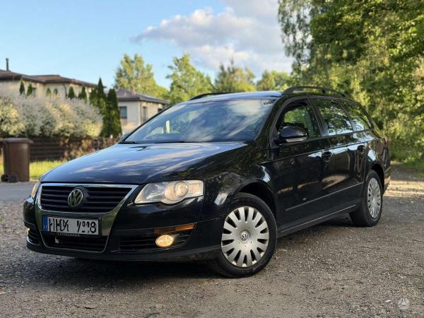 Black Volkswagen Passat 2008 in Vilnius, with an engine capacity of 1.90 L and mileage of 382 thousand km for 1650 €, photo 1 on AUTOMOTO.COM.LV