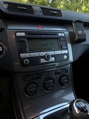 Black Volkswagen Passat 2008 in Vilnius, with an engine capacity of 1.90 L and mileage of 382 thousand km for 1650 €, photo 13 on AUTOMOTO.COM.LV