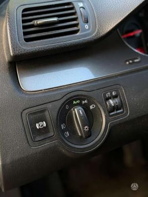 Black Volkswagen Passat 2008 in Vilnius, with an engine capacity of 1.90 L and mileage of 382 thousand km for 1650 €, photo 14 on AUTOMOTO.COM.LV