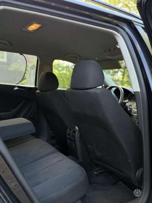 Black Volkswagen Passat 2008 in Vilnius, with an engine capacity of 1.90 L and mileage of 382 thousand km for 1650 €, photo 16 on AUTOMOTO.COM.LV